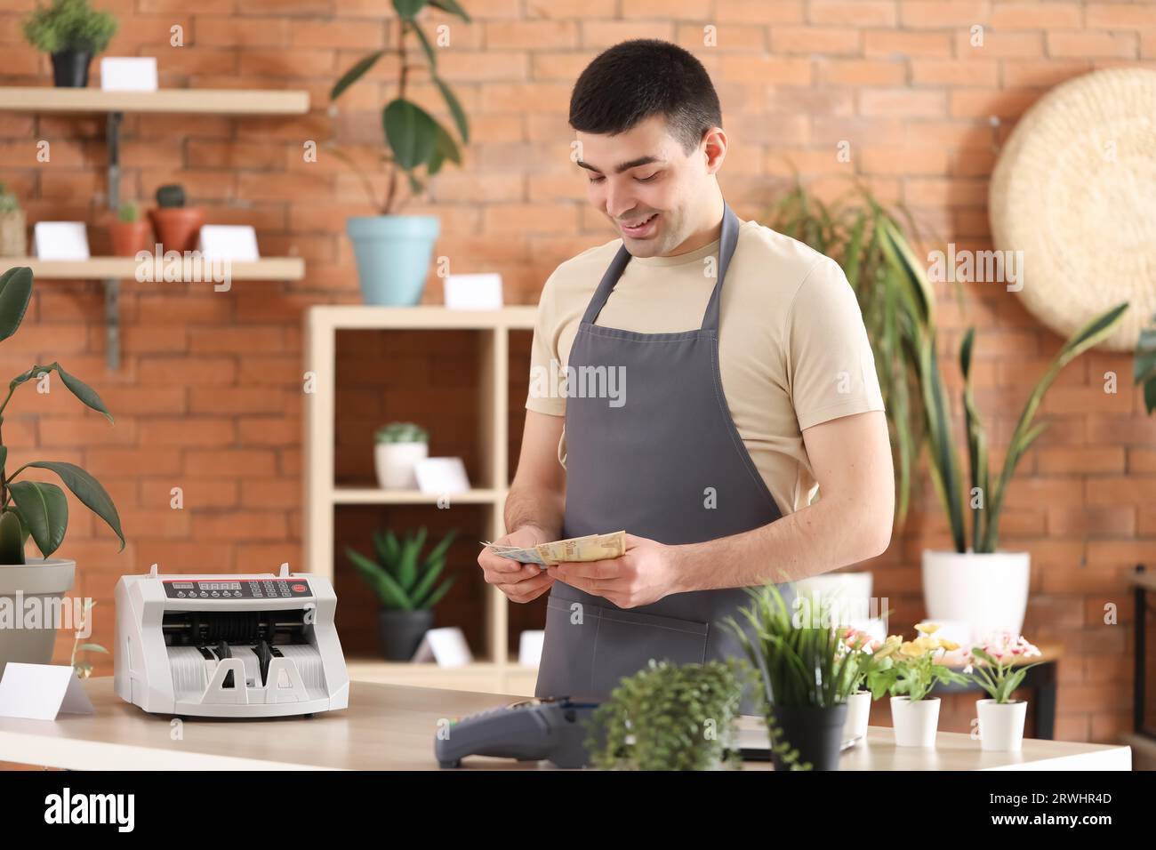 Cash money counting machine banknote hi-res stock photography and ...