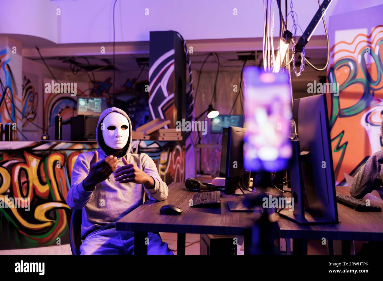 Anonymous mask graffiti hi-res stock photography and images - Alamy