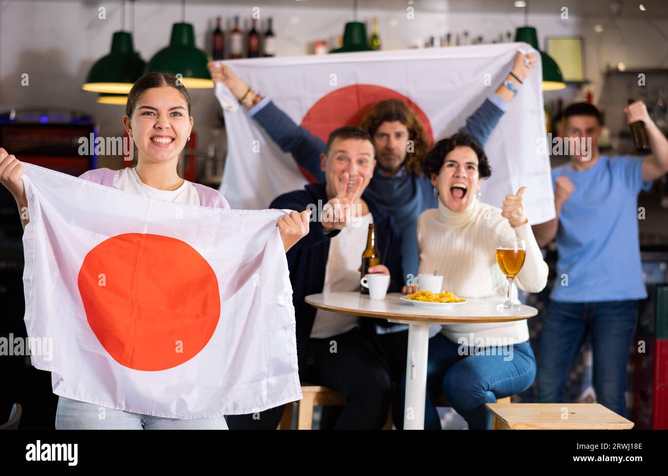 Cricket fan bar hi-res stock photography and images - Alamy