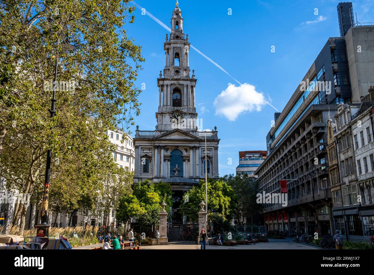 London church churches urban hi-res stock photography and images - Alamy