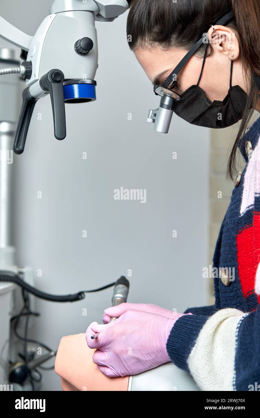 Human teeth microscope hi-res stock photography and images - Alamy