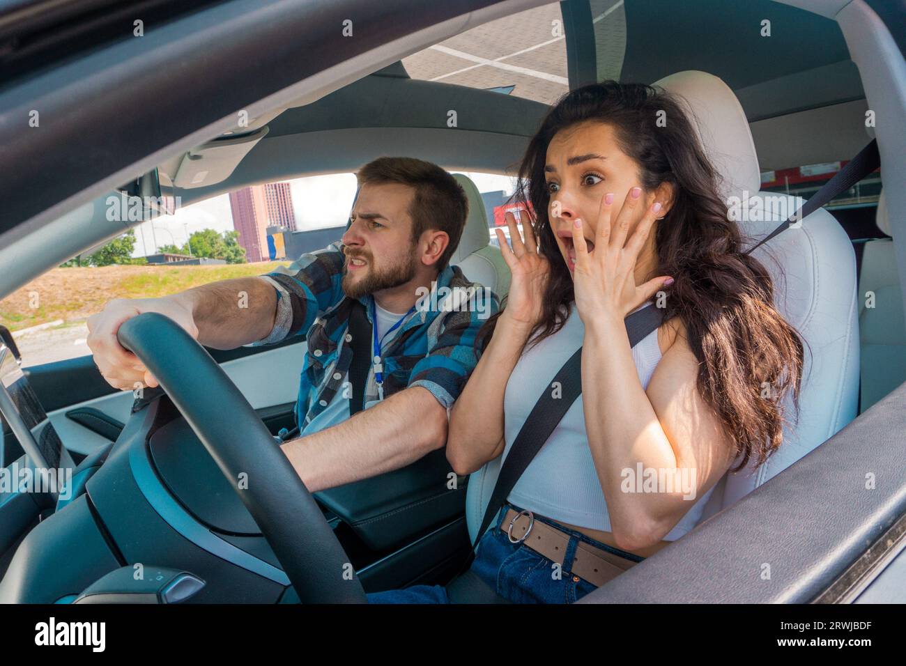 Man screaming in road hi-res stock photography and images - Alamy