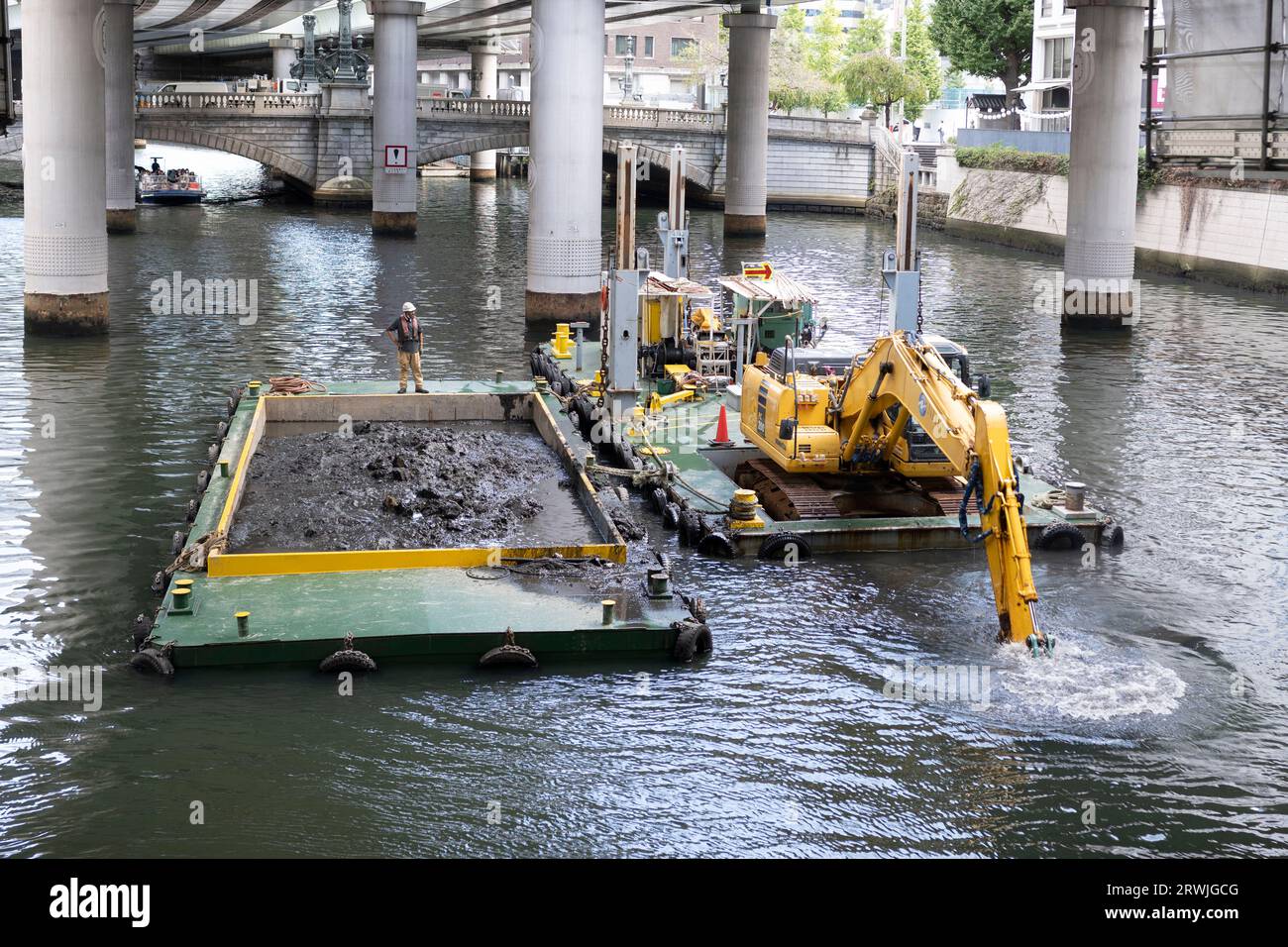 Tokyo, Japan. 19th Sep, 2023. Dredging activities on the Kanda River ...