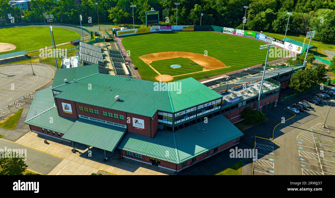Beer baseball stadium hi-res stock photography and images - Alamy