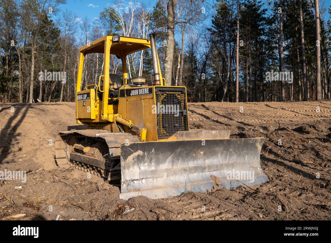 CROW WING CO, MN - 10 MAY 2023: Older John Deere Bulldozer with front ...