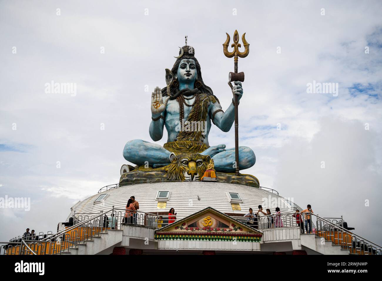 Pumdikot shiva statue hi-res stock photography and images - Alamy