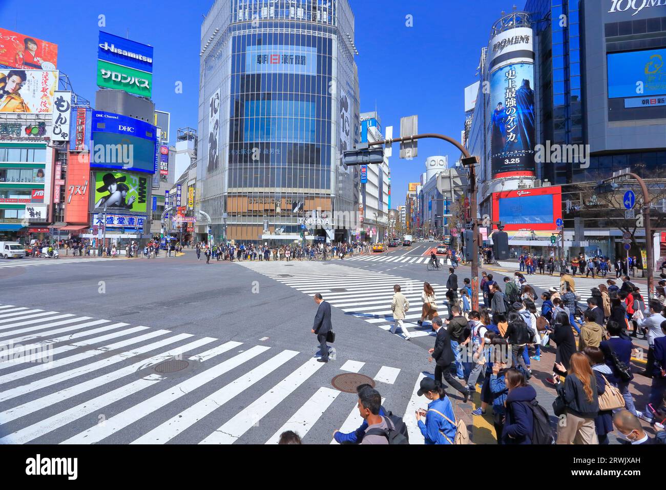Shibuya scramble crossing Stock Photo - Alamy