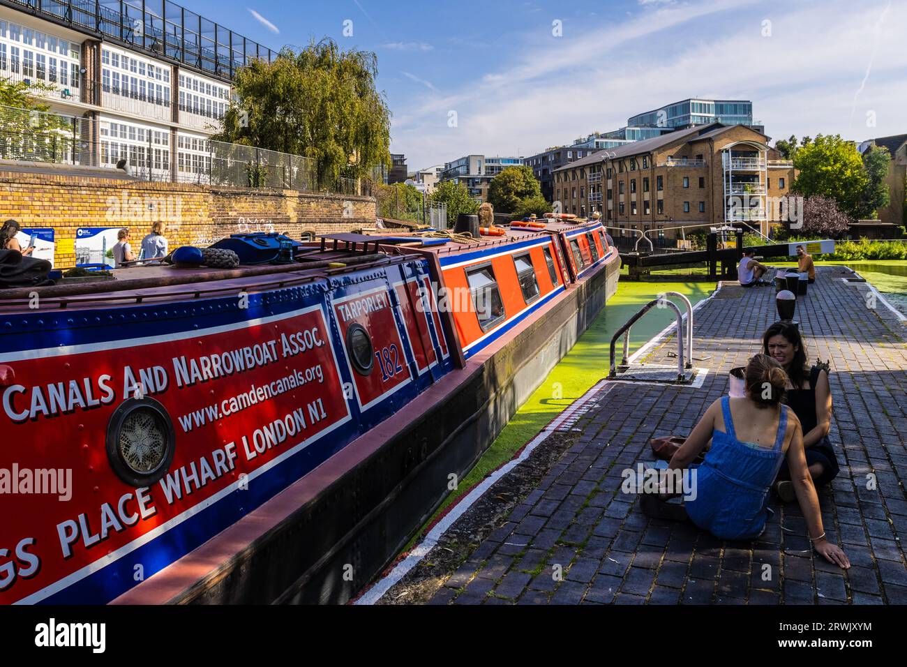 London City Road Lock Regent's Canal City of London Stock Photo - Alamy