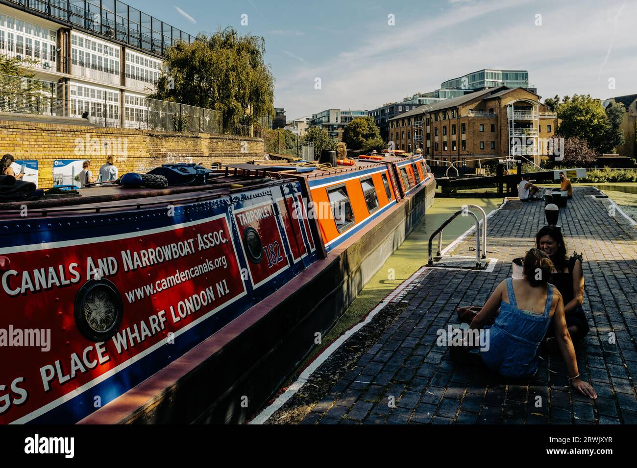 London City Road Lock Regent's Canal City of London Stock Photo - Alamy