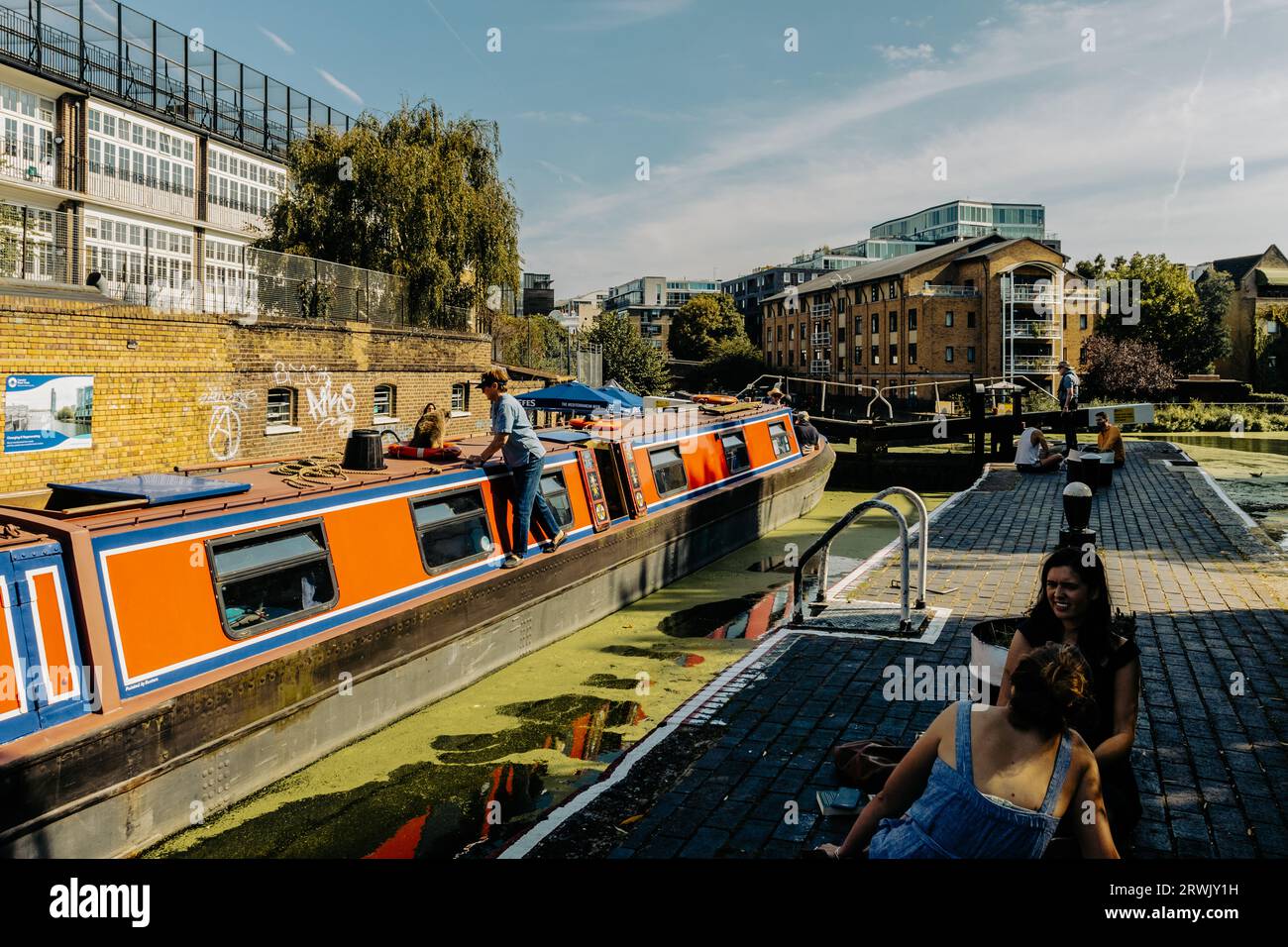 London City Road Lock Regent's Canal City of London Stock Photo - Alamy