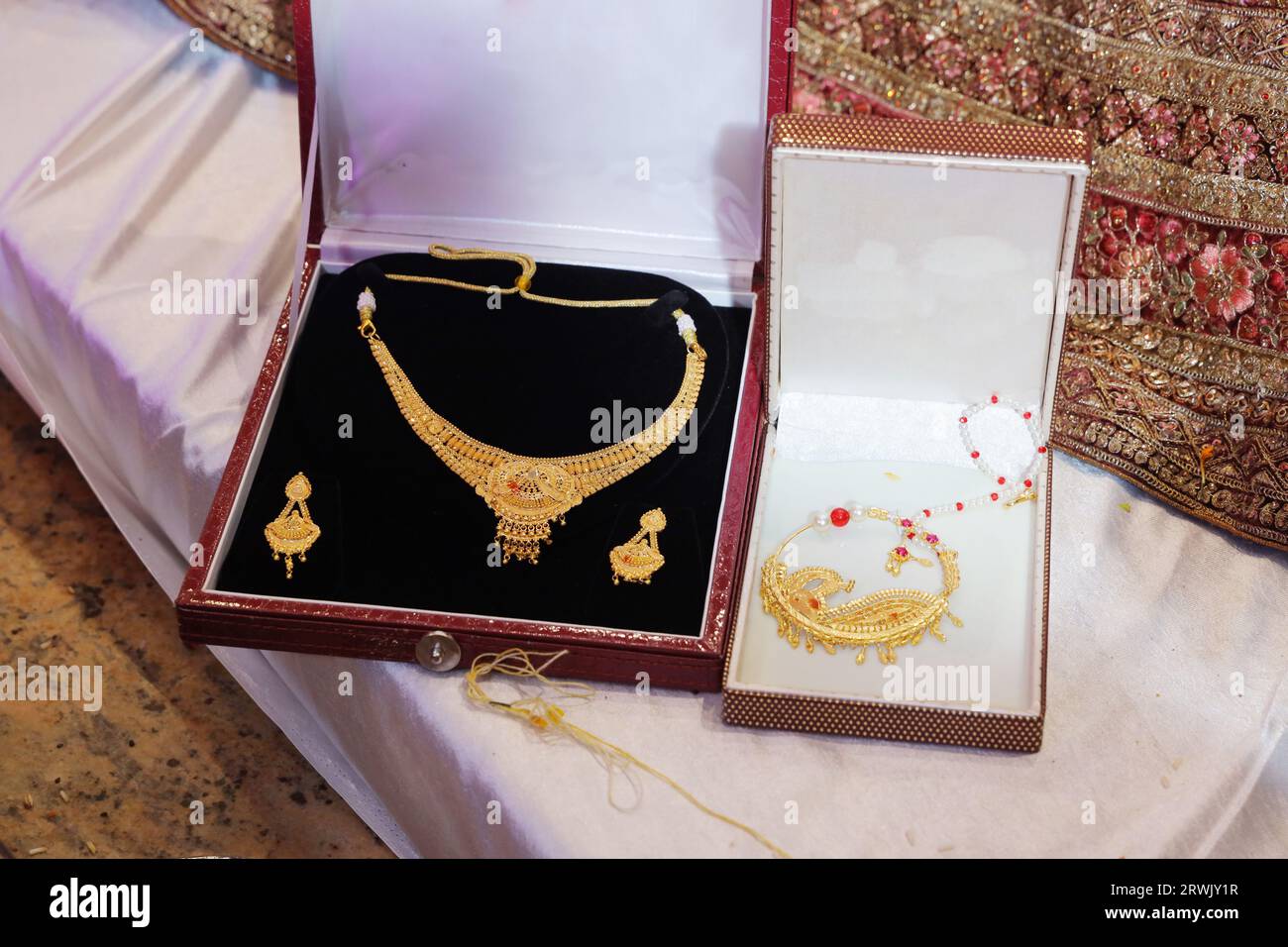 Real function hi-res stock photography and images - Alamy