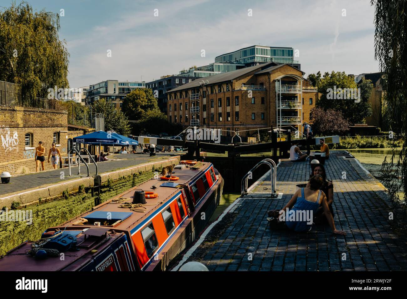 London City Road Lock Regent's Canal City of London Stock Photo - Alamy