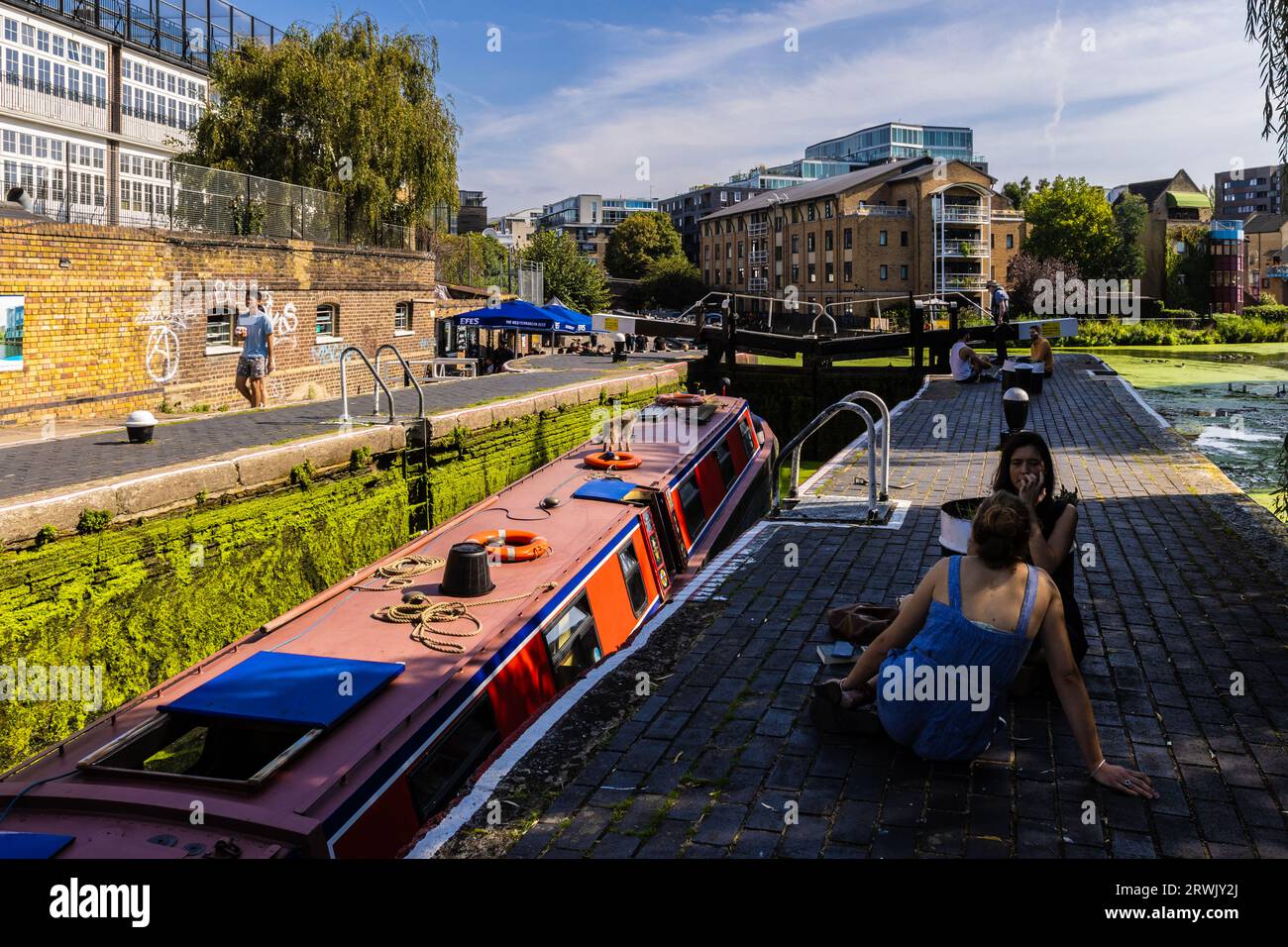 London City Road Lock Regent's Canal City of London Stock Photo - Alamy