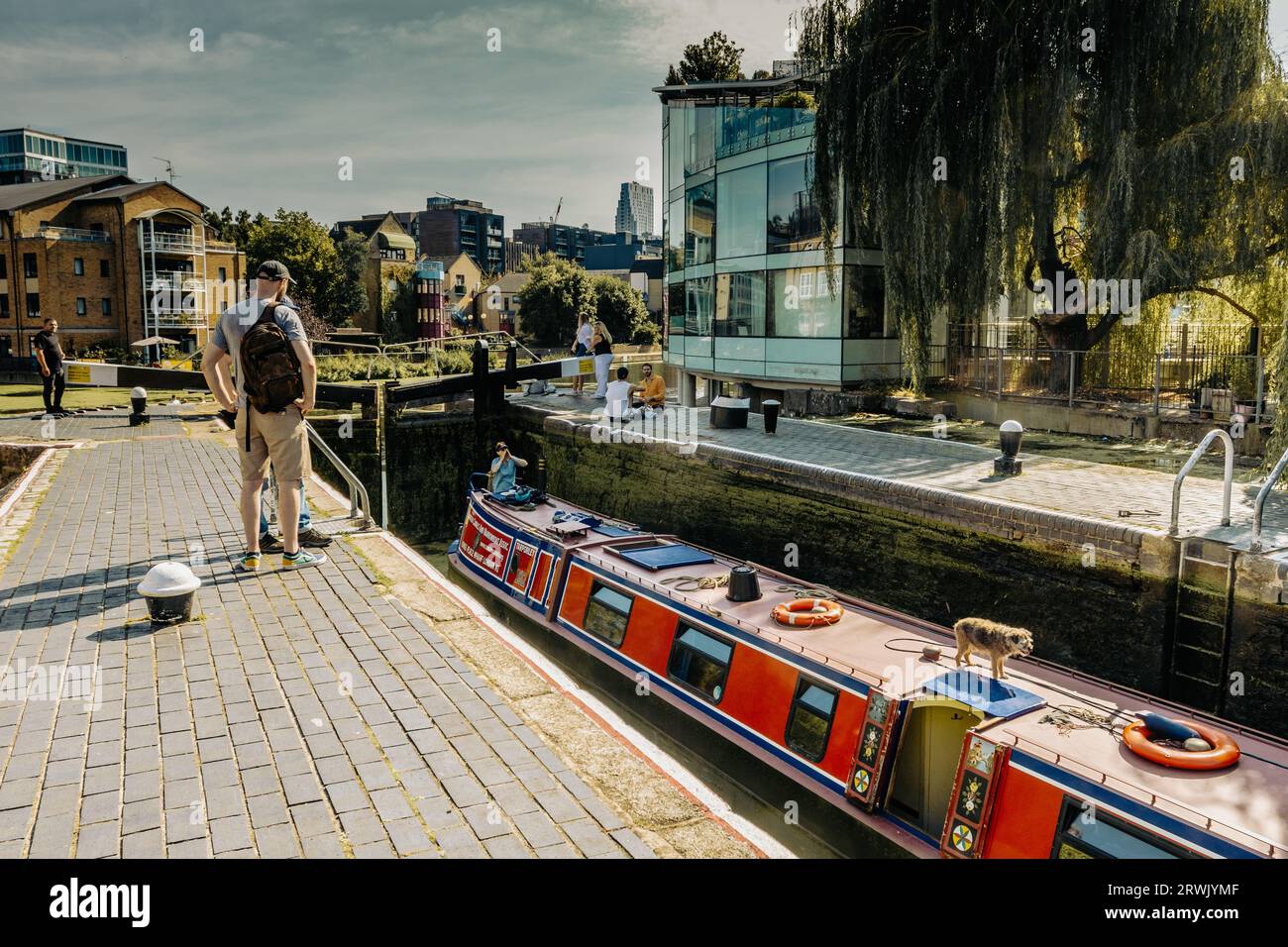 London City Road Lock Regent's Canal City of London Stock Photo - Alamy