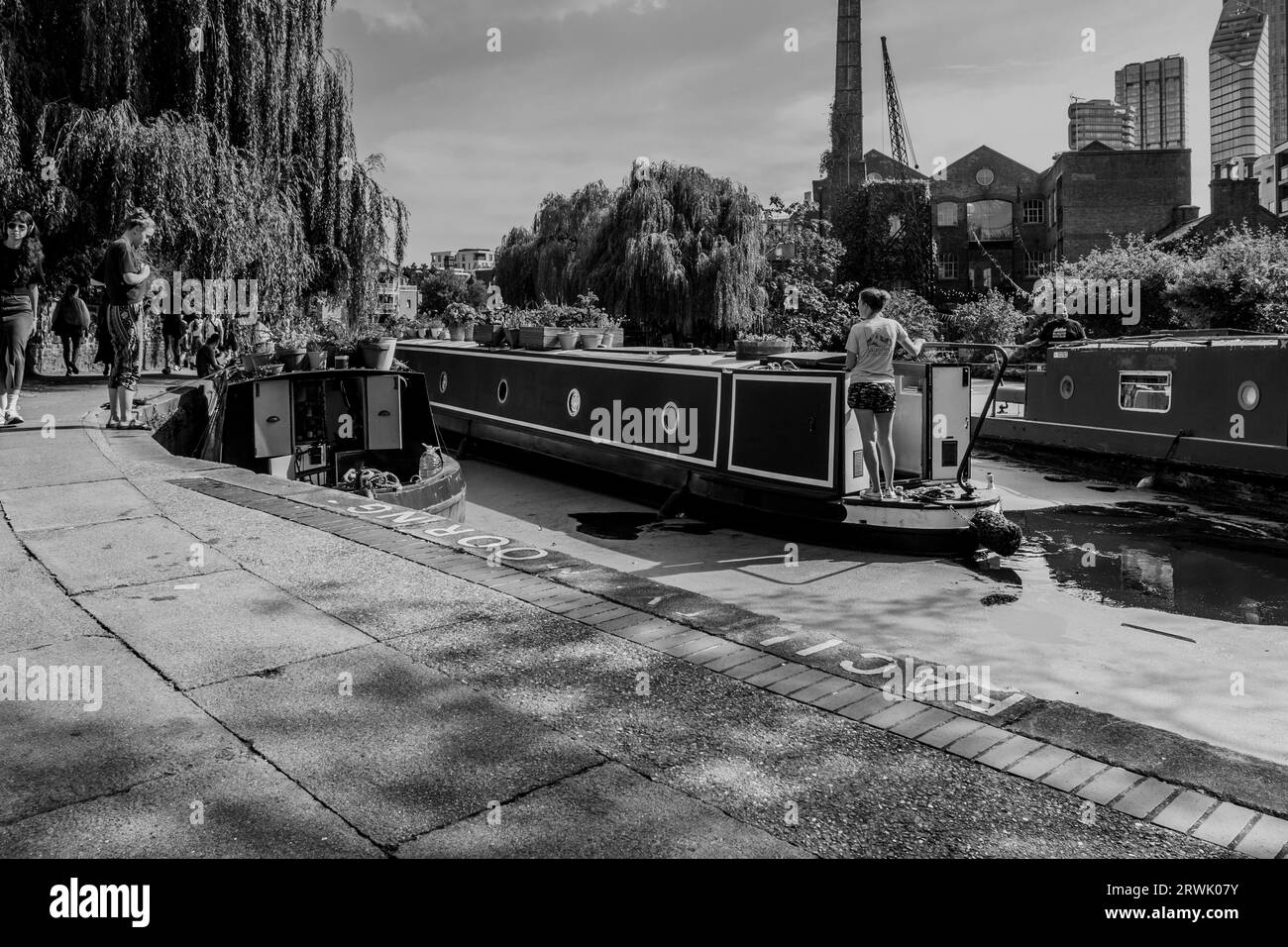 London City Road Lock Regent's Canal City of London Stock Photo - Alamy
