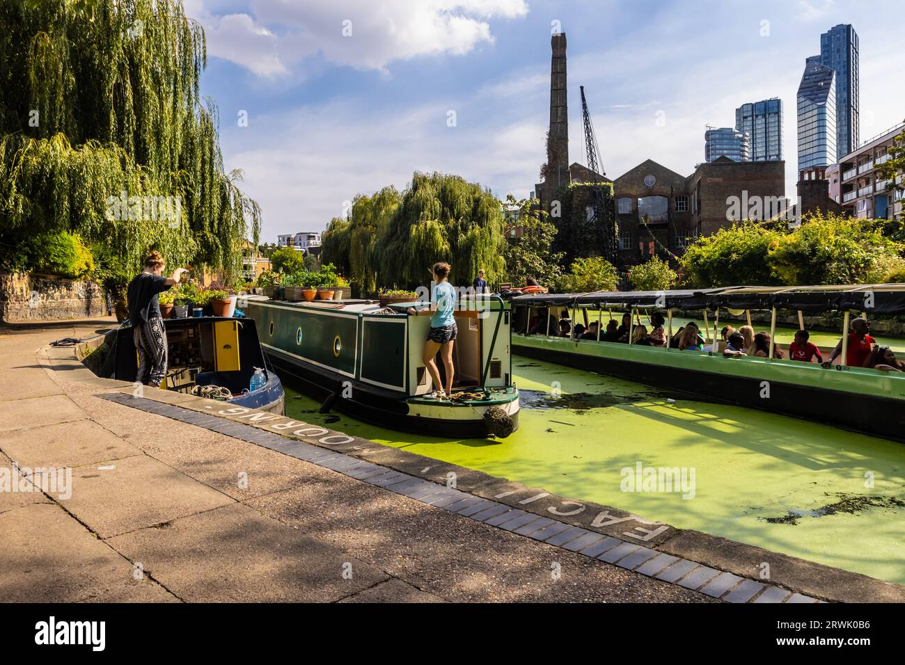 London City Road Lock Regent's Canal City of London Stock Photo - Alamy