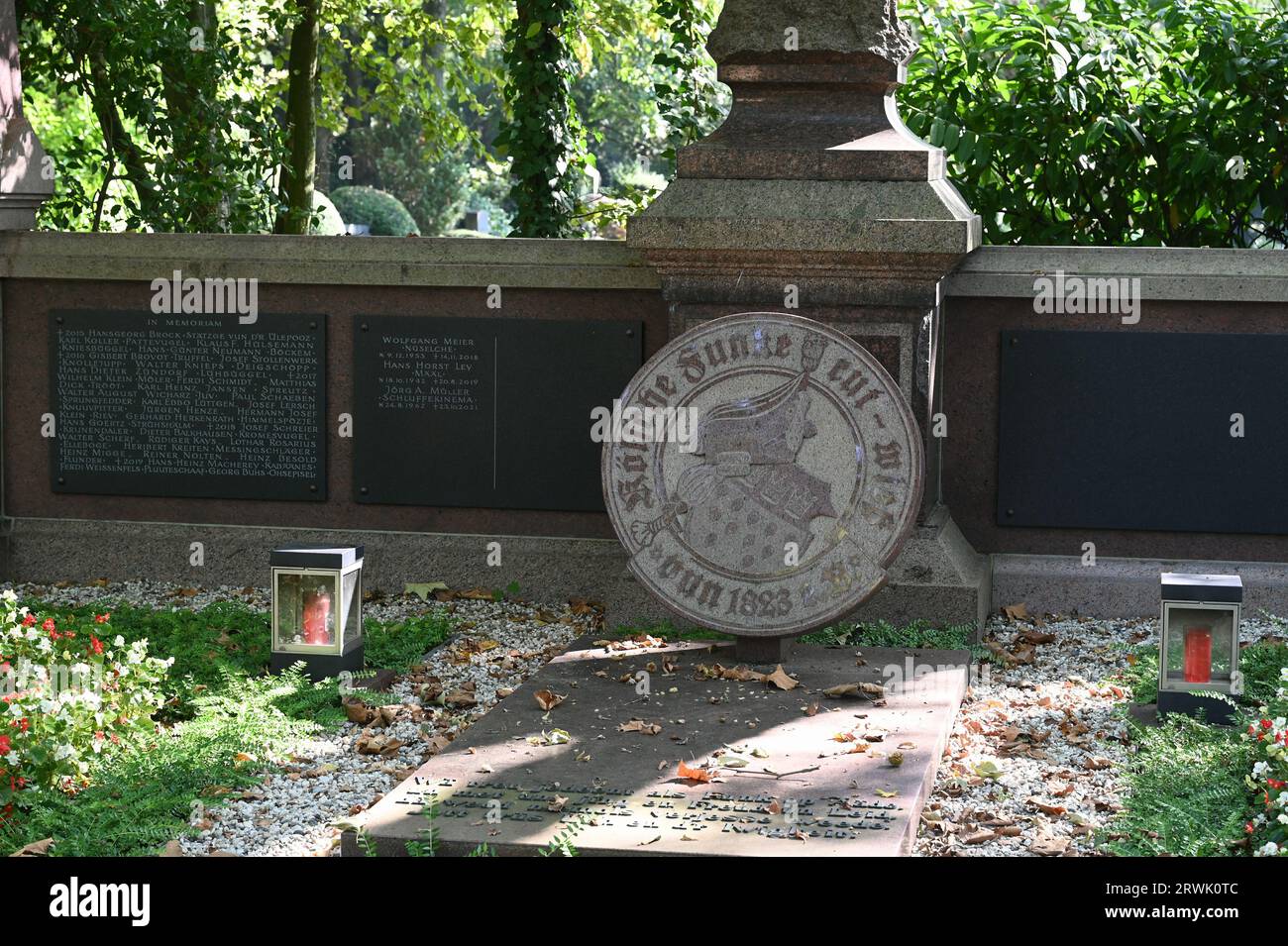Cologne, Germany. 10th Sep, 2023. The grave of the carnival society red ...