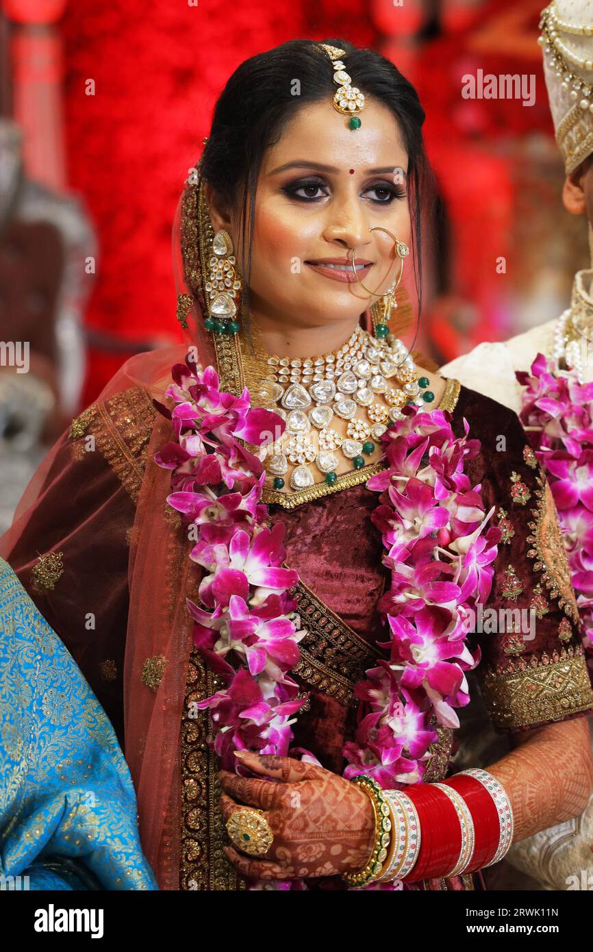 Traditional indian bride face hi-res stock photography and images - Alamy