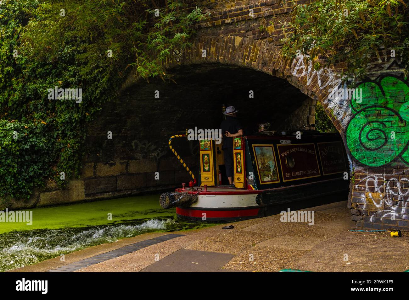 London City Road Lock Regent's Canal City of London Stock Photo - Alamy
