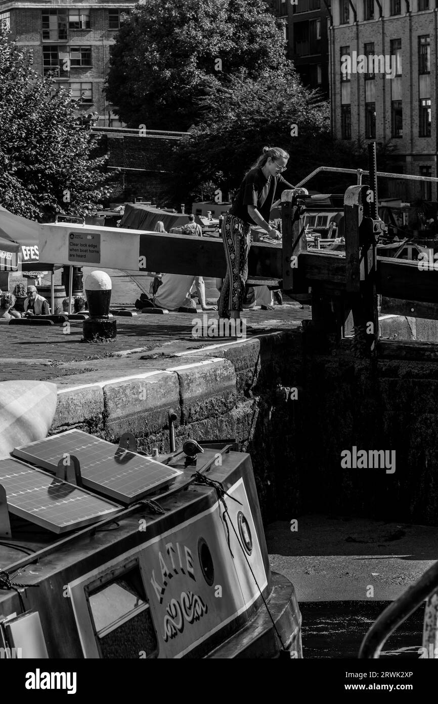 London City Road Lock Regent's Canal City of London Stock Photo - Alamy