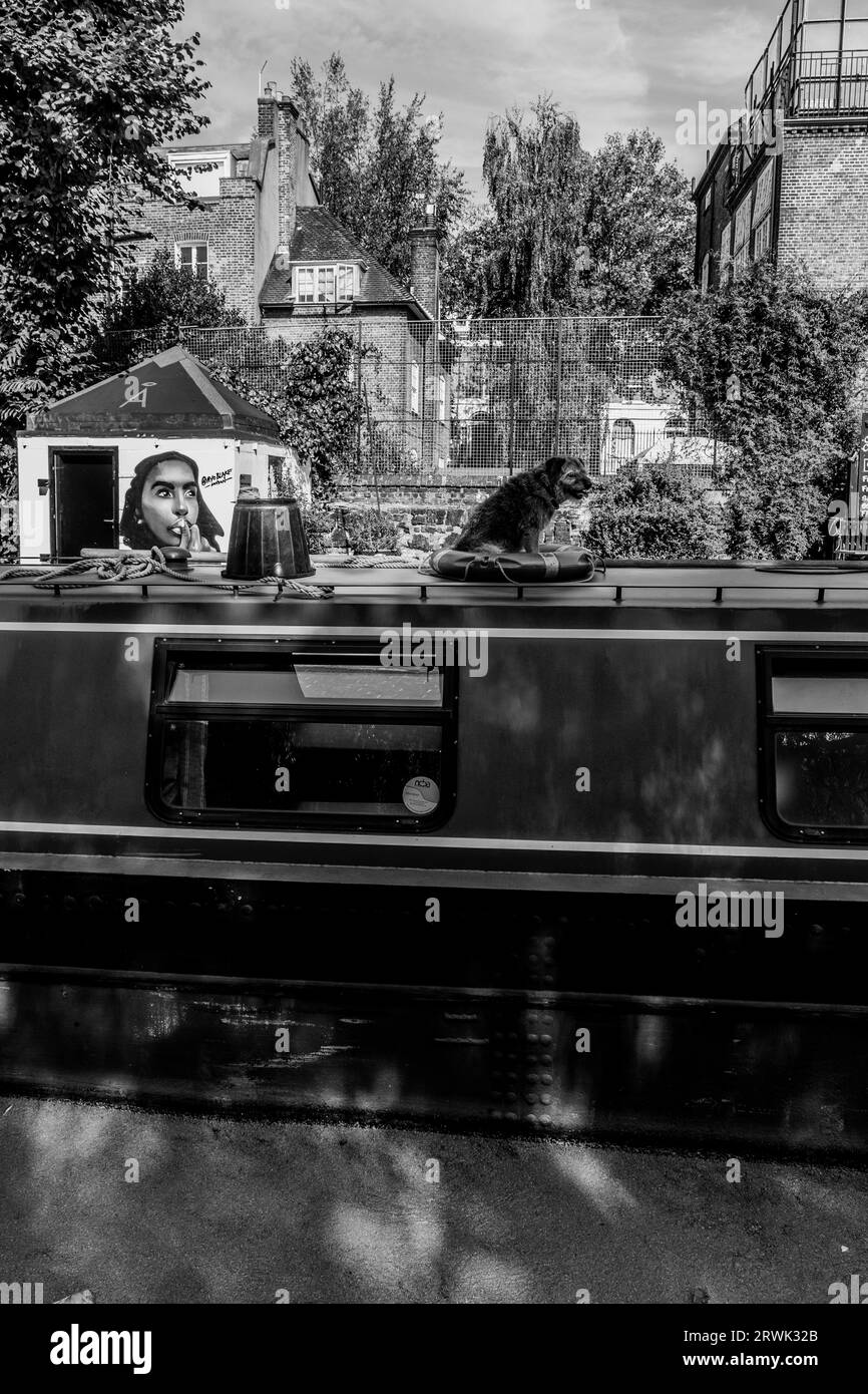 London City Road Lock Regent's Canal City of London Stock Photo - Alamy