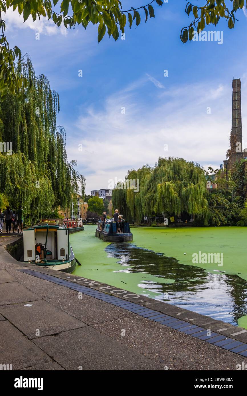 London City Road Lock Regent's Canal City of London Stock Photo - Alamy