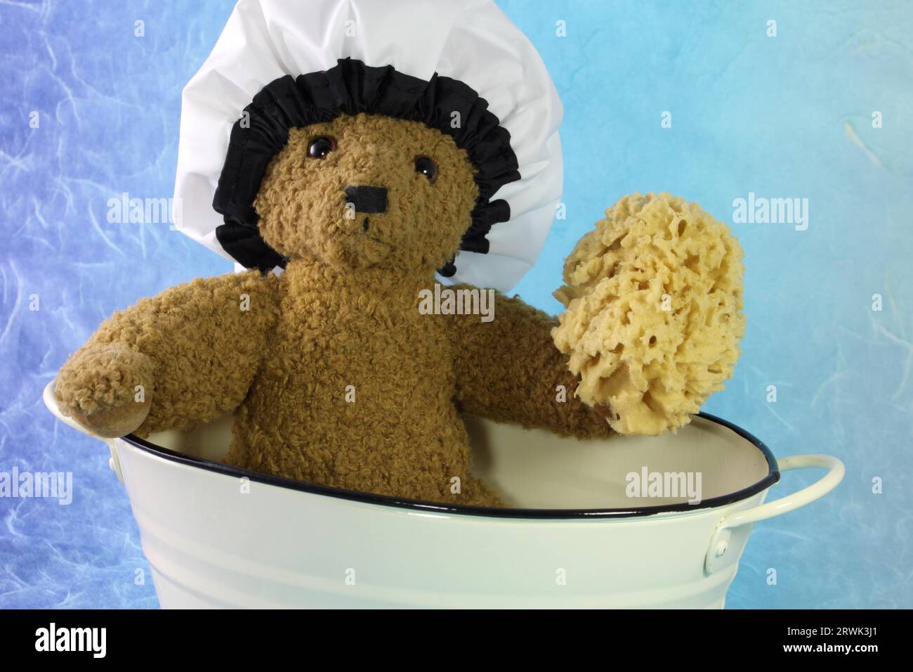 Teddy bear in the bathtub Stock Photo - Alamy