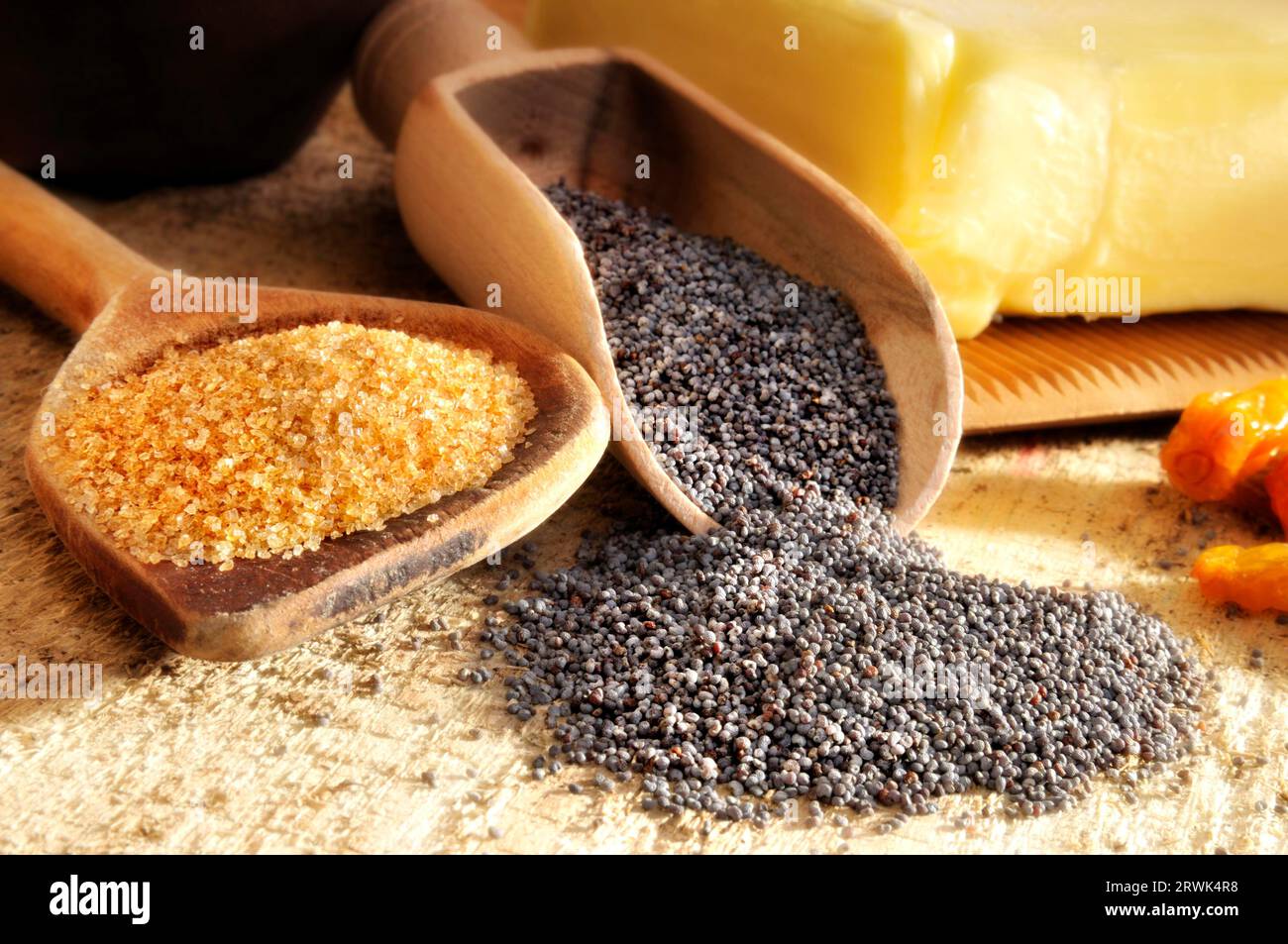 Brown sugar and poppy seeds Stock Photo - Alamy