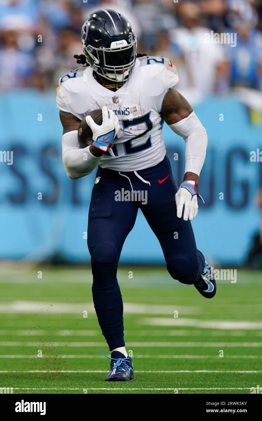 Tennessee Titans running back Derrick Henry (22) runs the ball against ...