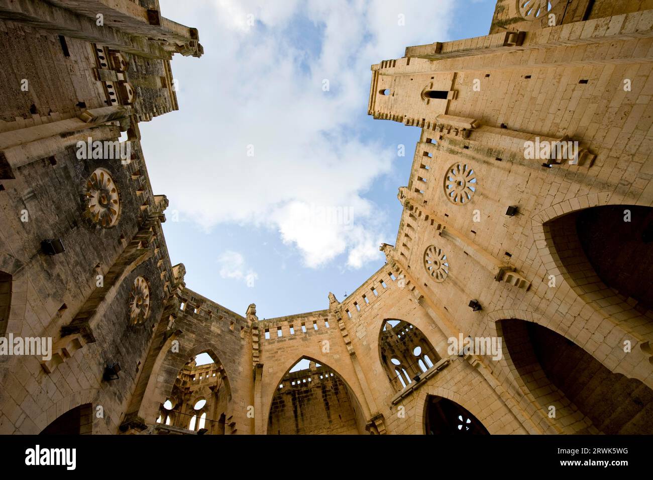 Incomplete catholic church hi-res stock photography and images - Alamy