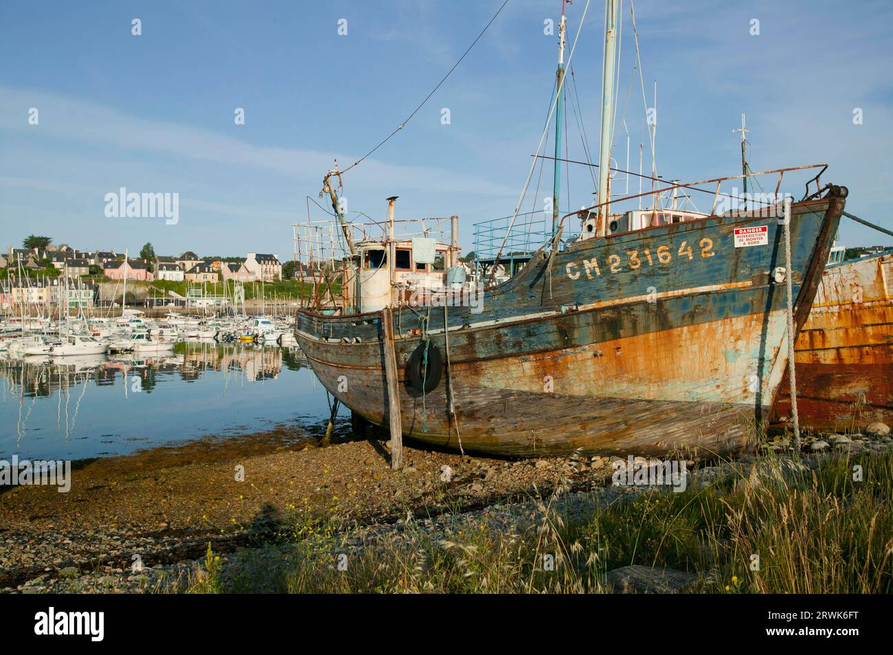 Ship wreck in Camaret sur Mer, Brittany, France Stock Photo - Alamy