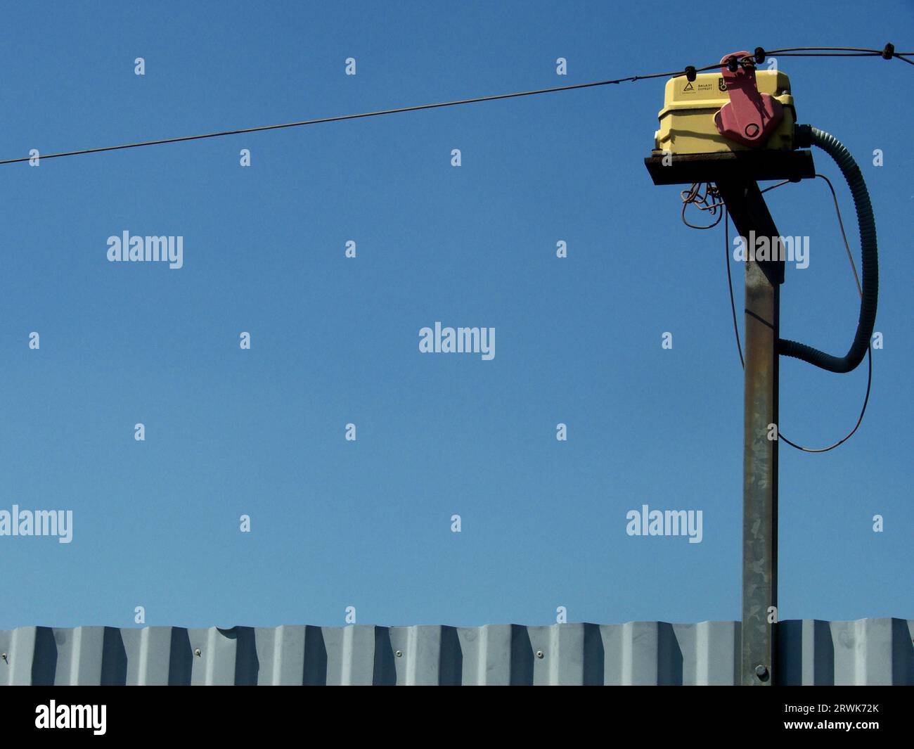 Electrical switch for the operation of a tyre washing system ...
