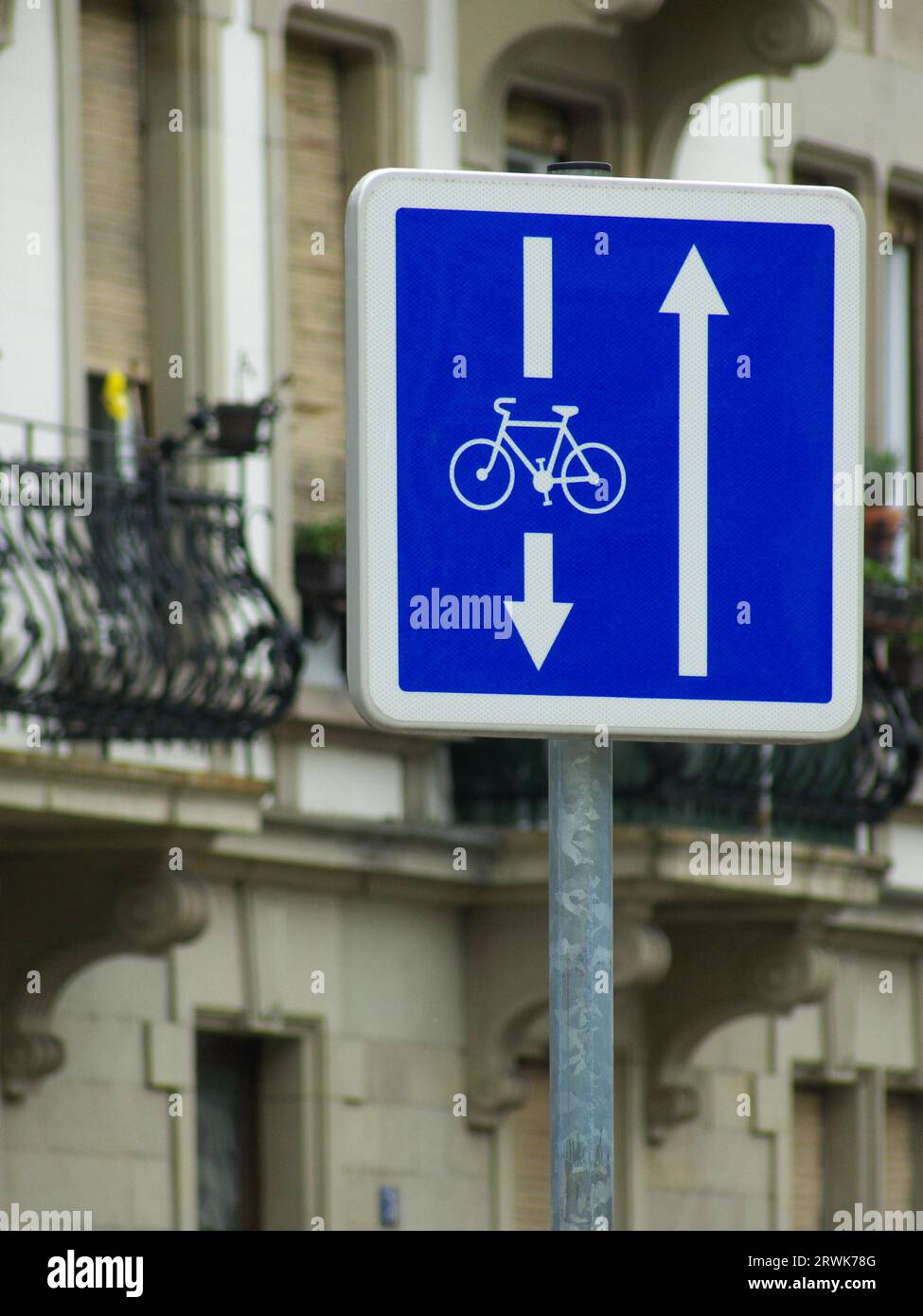 What Are Blue And White Traffic Signs Used For at Harold Herron blog