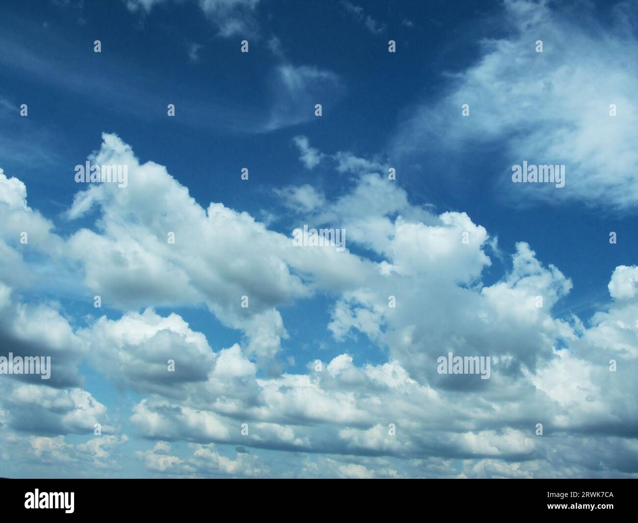 Large cloud formation hi-res stock photography and images - Alamy