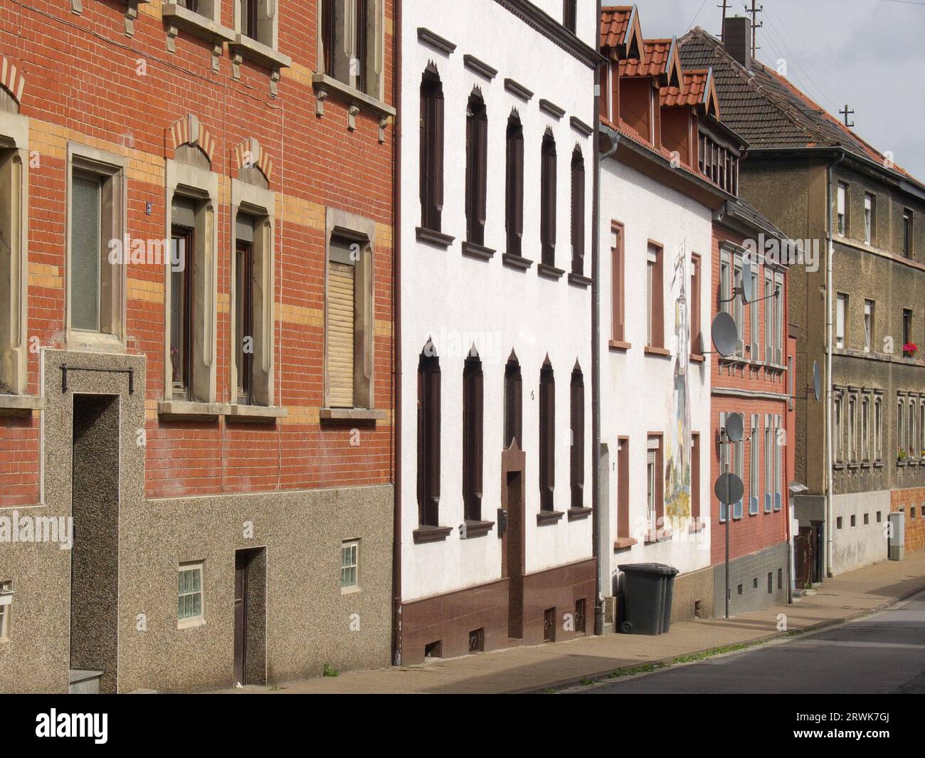 Workers housing estate with row houses hi-res stock photography and ...