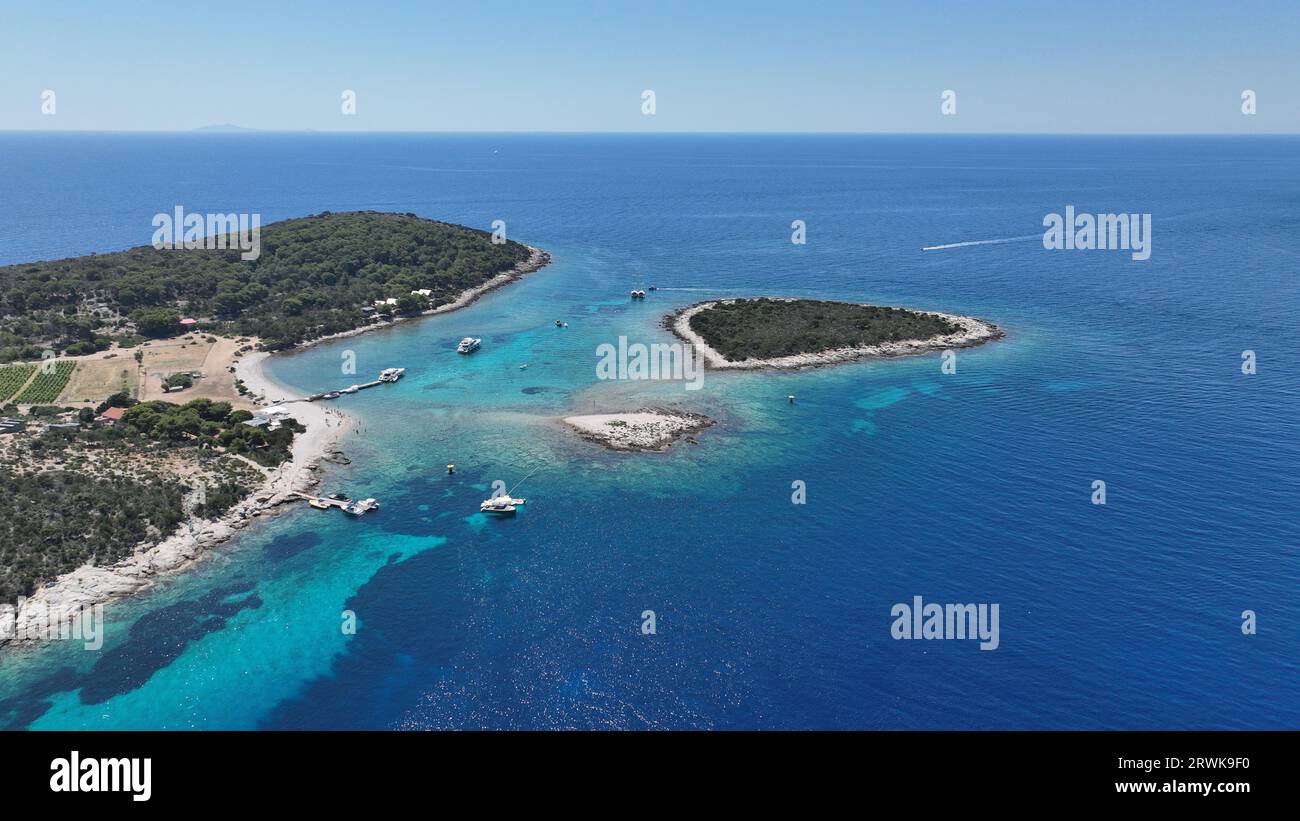 Green adriaticsea hi-res stock photography and images - Alamy