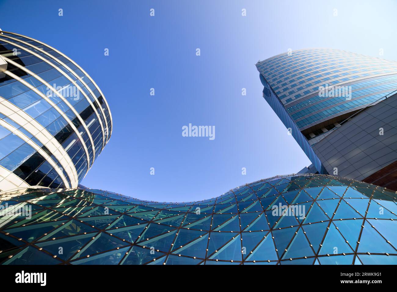 Modern middle eastern architecture hi-res stock photography and images ...