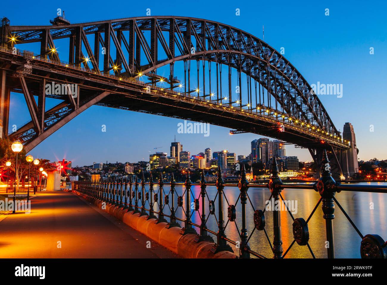 Sydney Harbour Bridge at dusk in Sydney, Australia Stock Photo - Alamy
