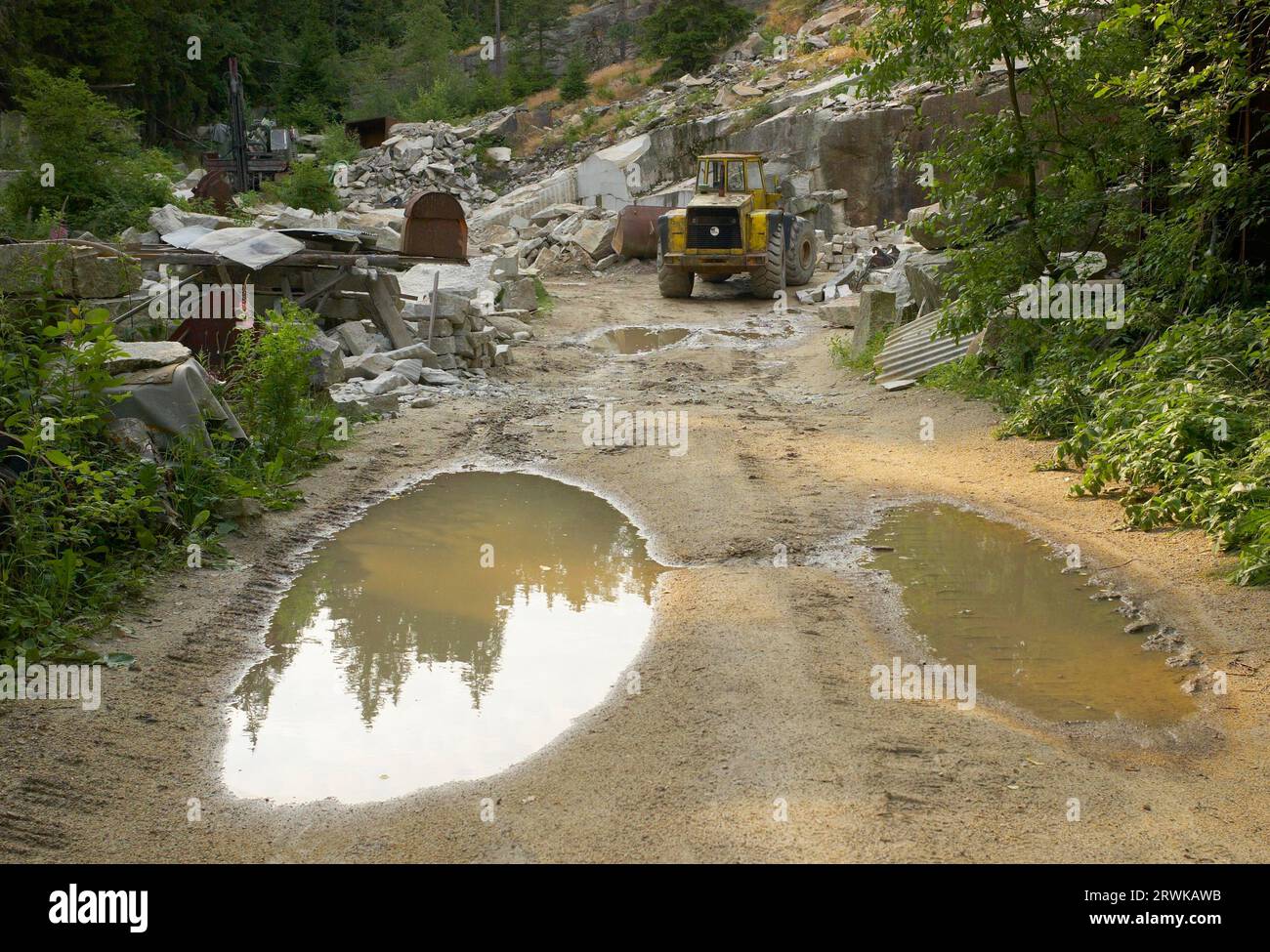Quarry rock transporter hi-res stock photography and images - Alamy