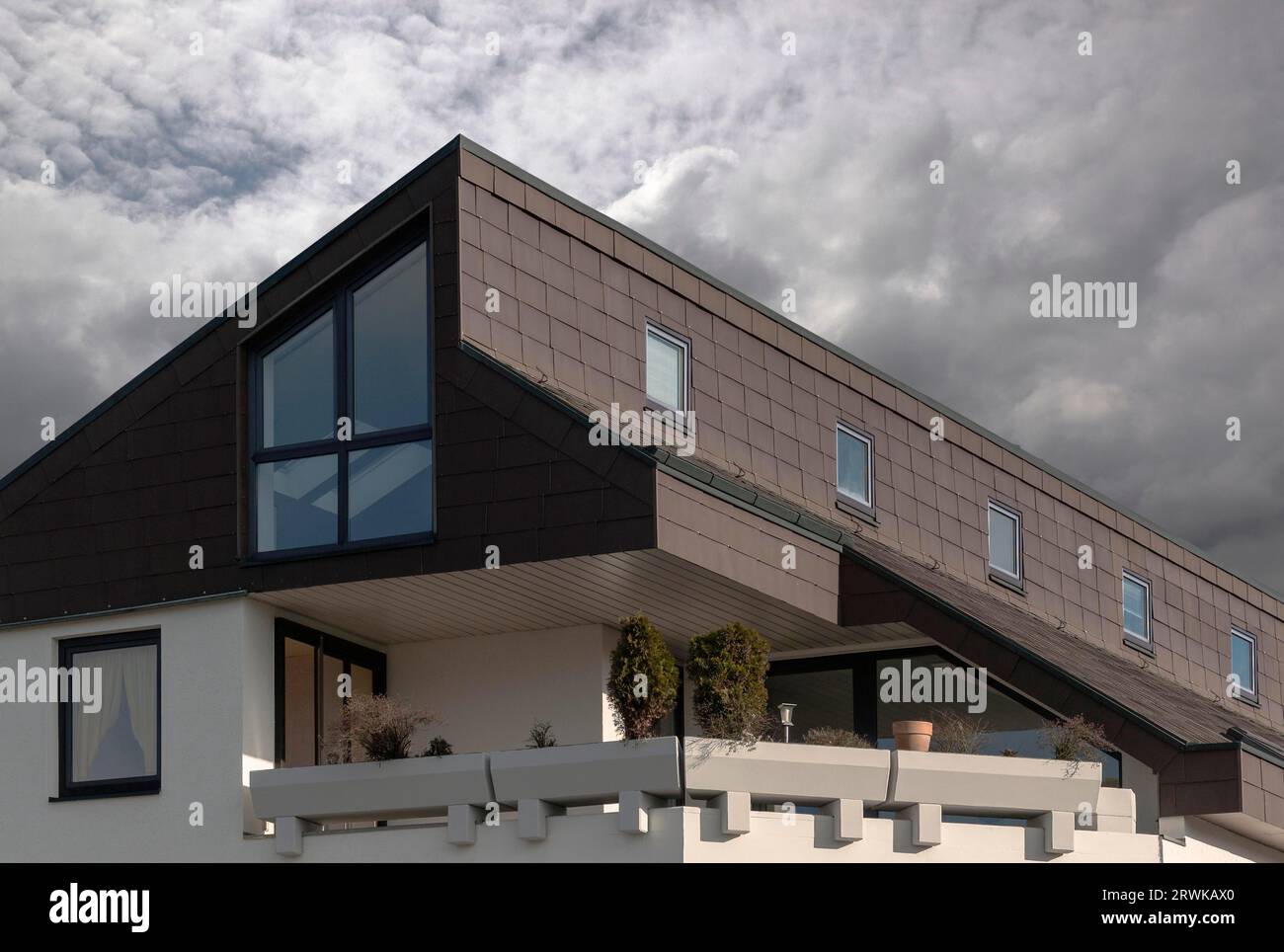 Lead roof decoration hi-res stock photography and images - Alamy
