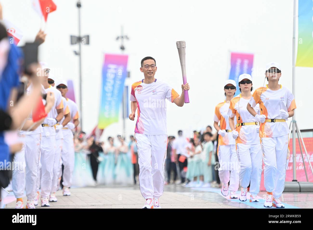 Hangzhou, China's Zhejiang Province. 20th Sep, 2023. Torch bearer Shi ...