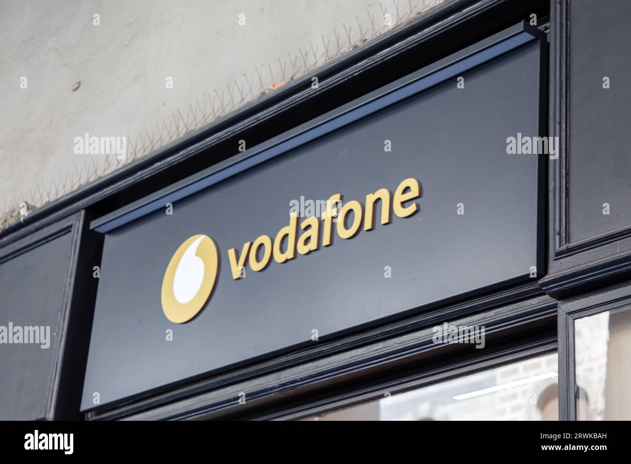 Vodafone icon hi-res stock photography and images - Alamy