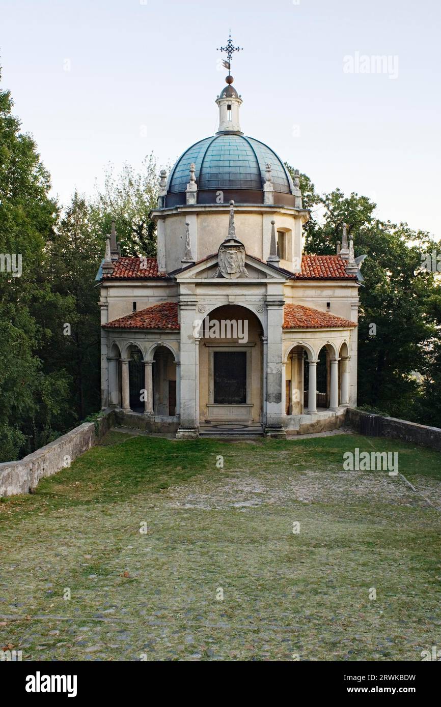 Chapel of the Sacro Monte di Varese Pilgrimage Route Stock Photo - Alamy