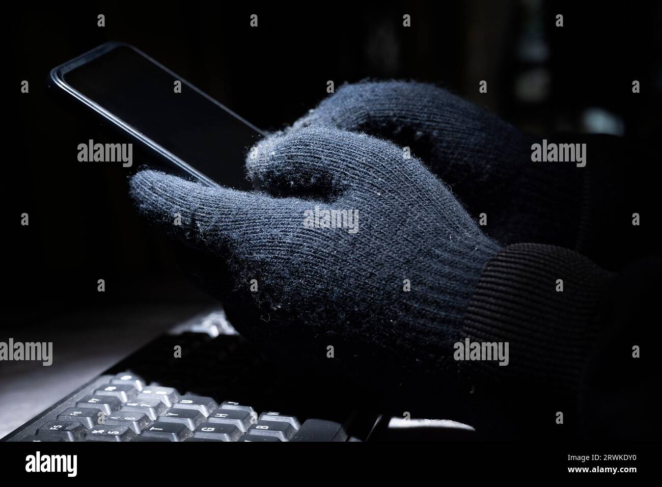 Hacker hand hi-res stock photography and images - Alamy