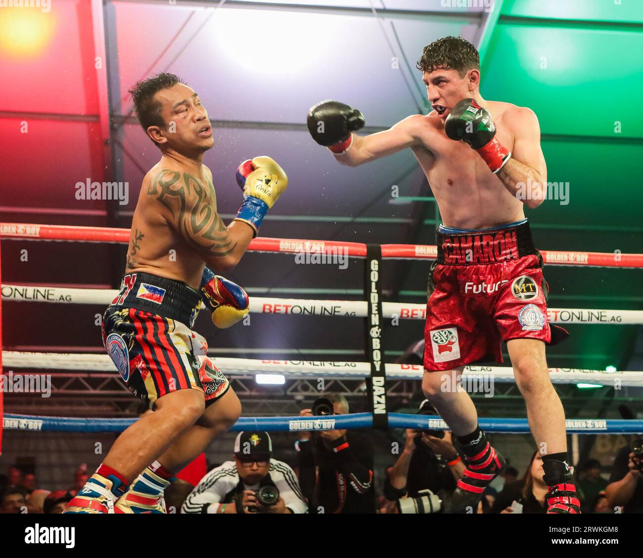 Dazn boxing match hi-res stock photography and images - Alamy