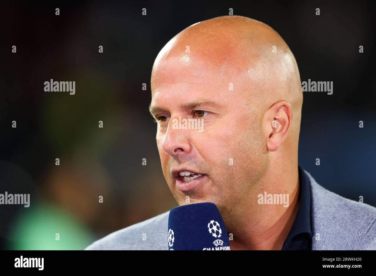 ROTTERDAM, NETHERLANDS - SEPTEMBER 19: head coach Arne Slot (Feyenoord ...