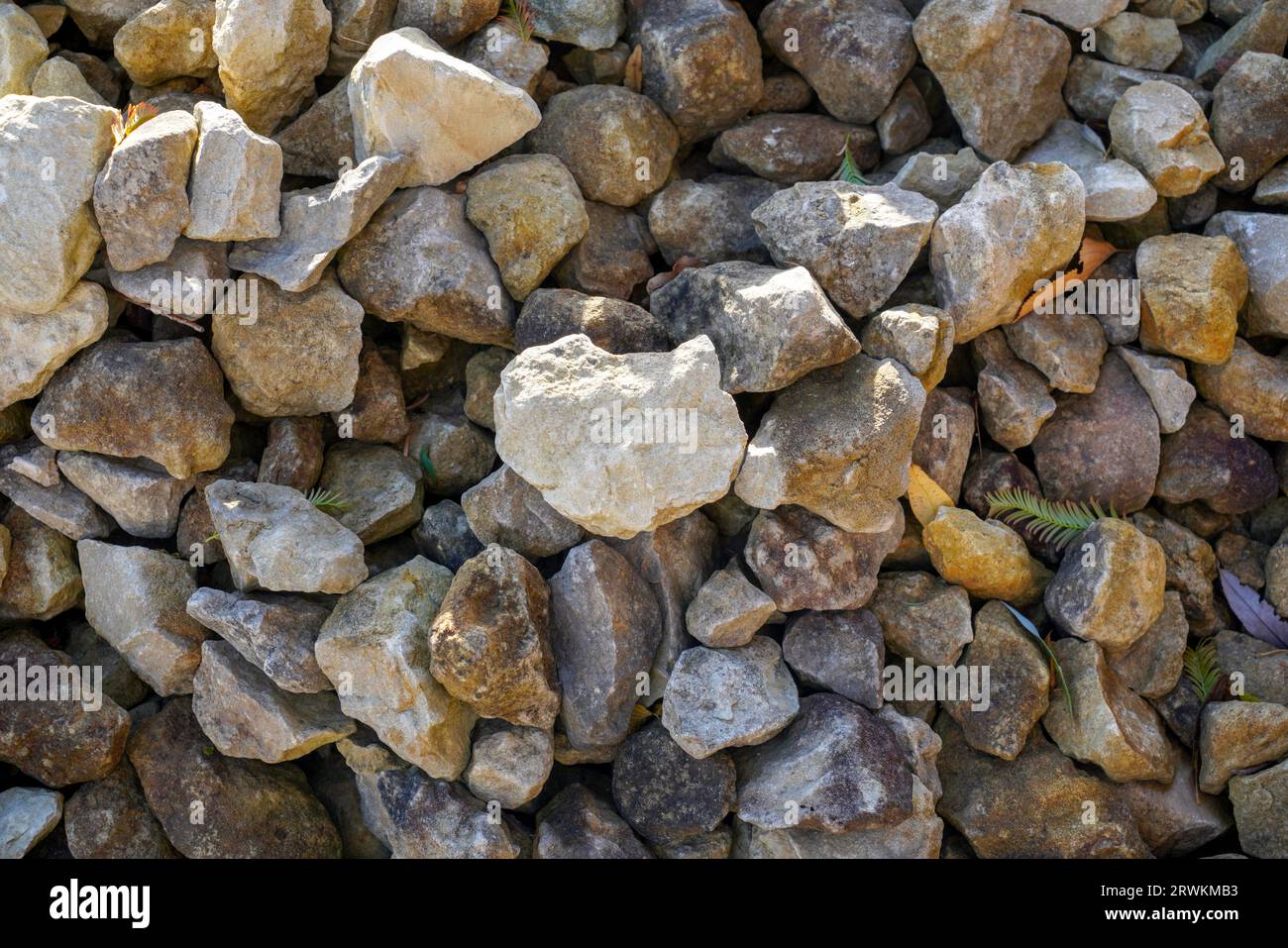Soil from the quarry as a waste product and for versatile use in the ...