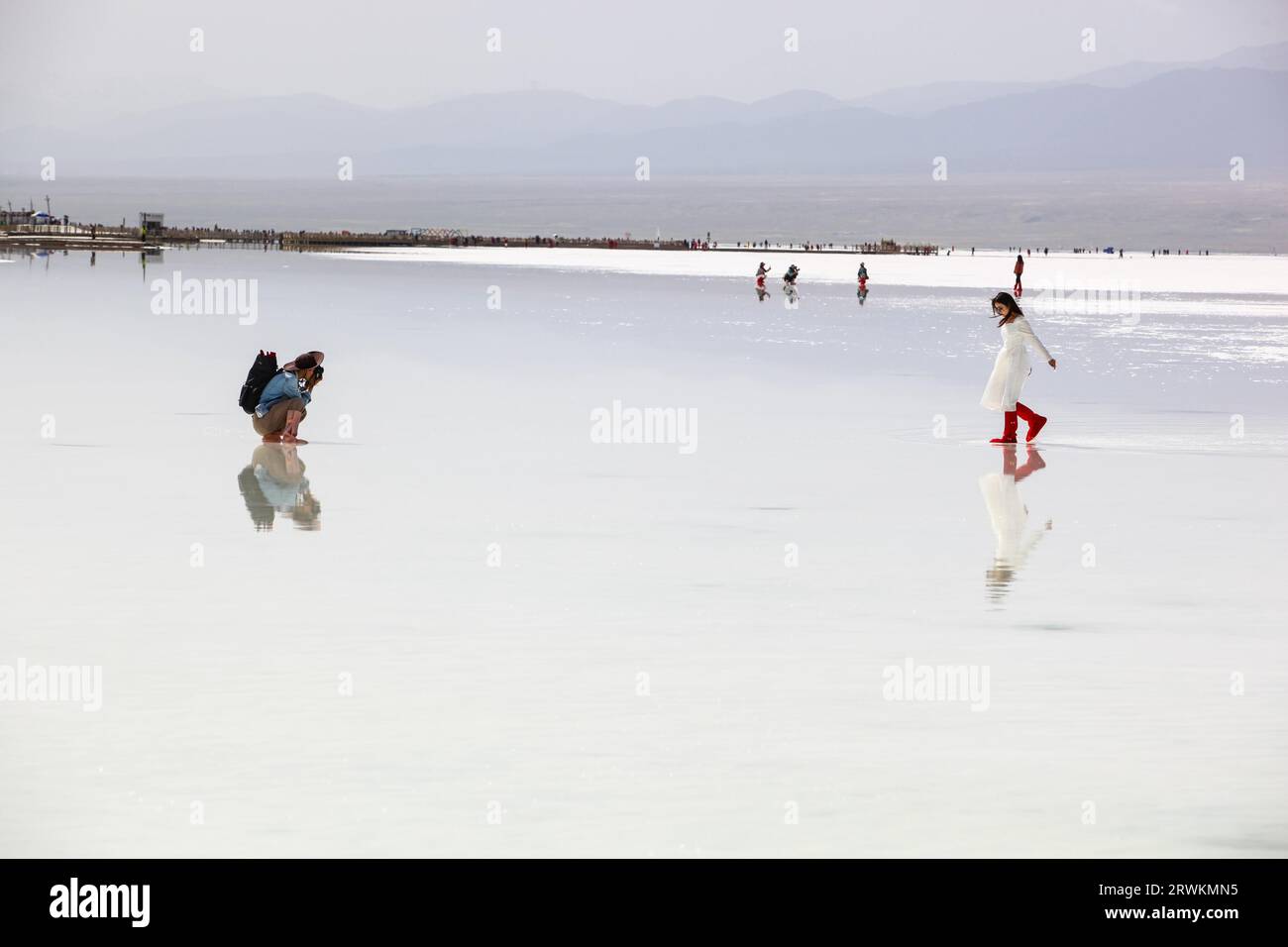 Aerial photo shows the autumn scenery of Caka salt lake in Haixi ...