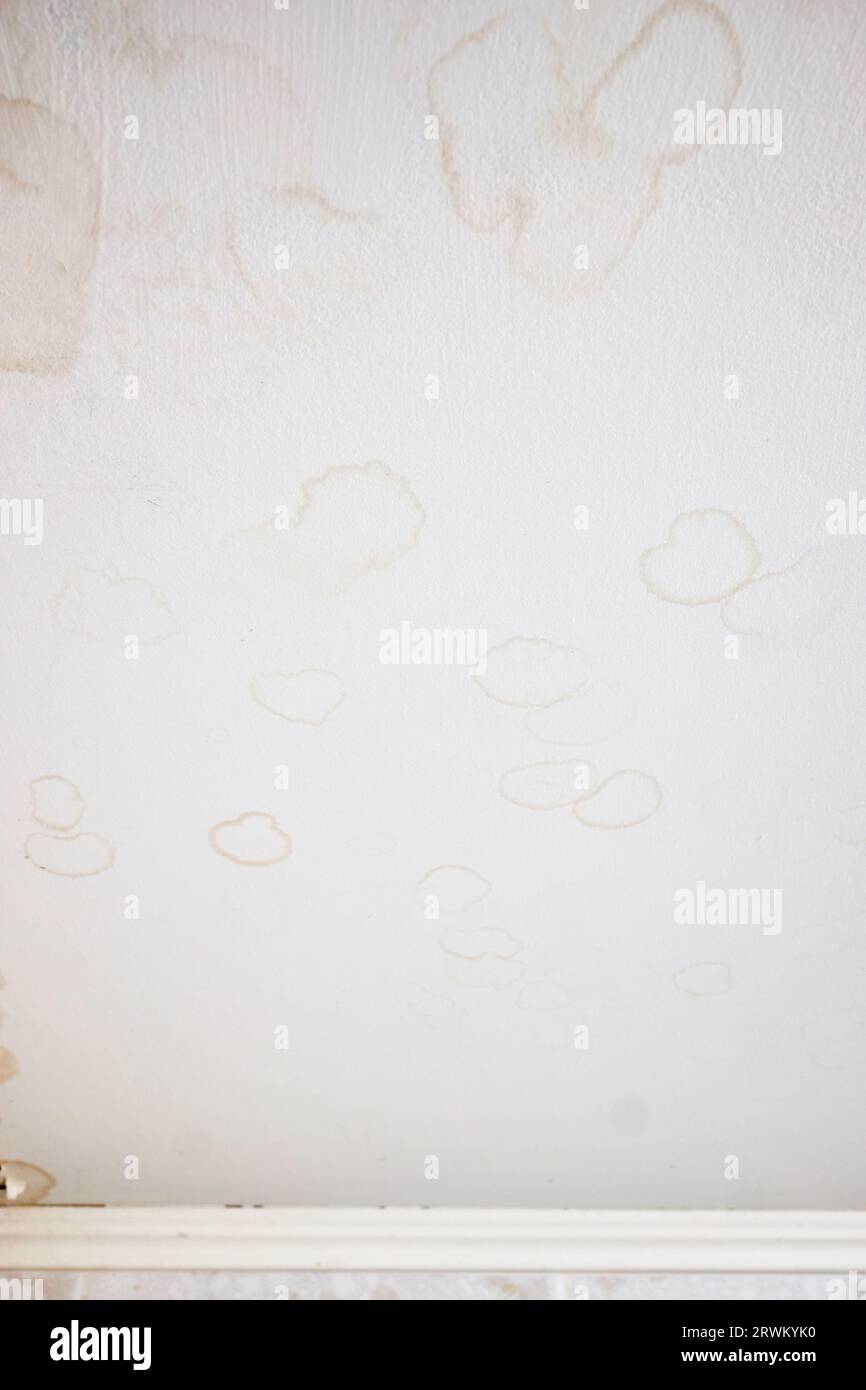 Paint defects on the wall hi-res stock photography and images - Alamy