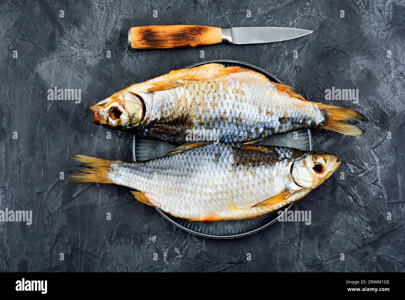 Dried whole fish hi-res stock photography and images - Alamy